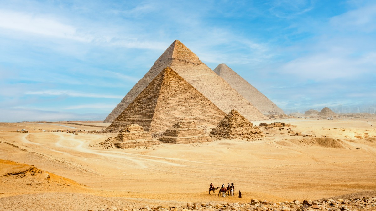 Archaeologists stunned by first opening of Egyptian pyramid sealed ...