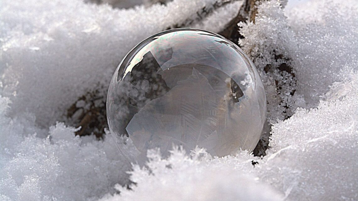 Scientists in shock - they discover a strange form of ice that does not ...