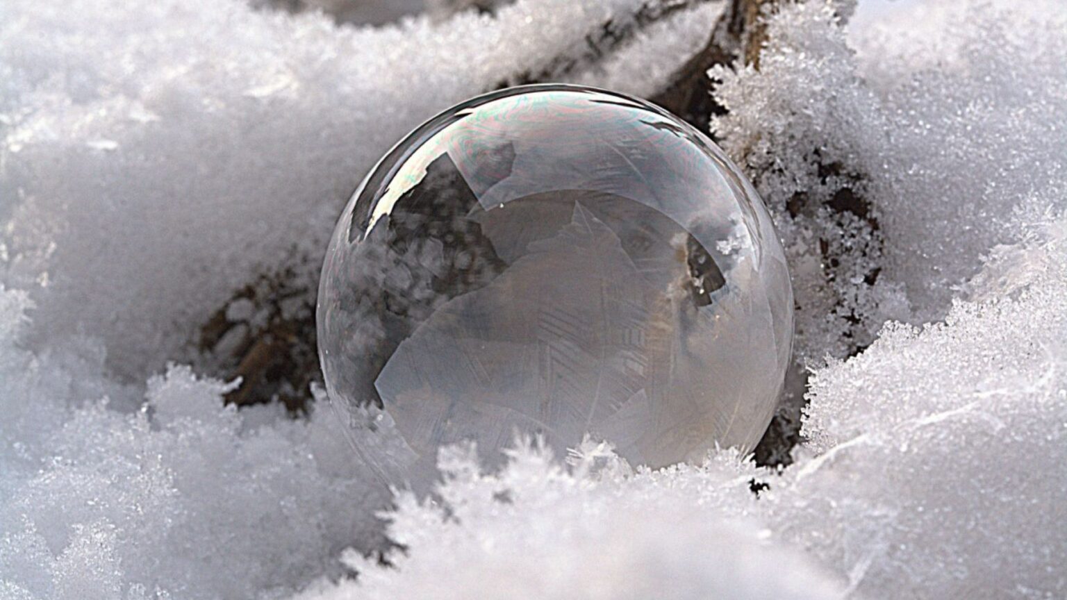 Scientists in shock - they discover a strange form of ice that does not ...