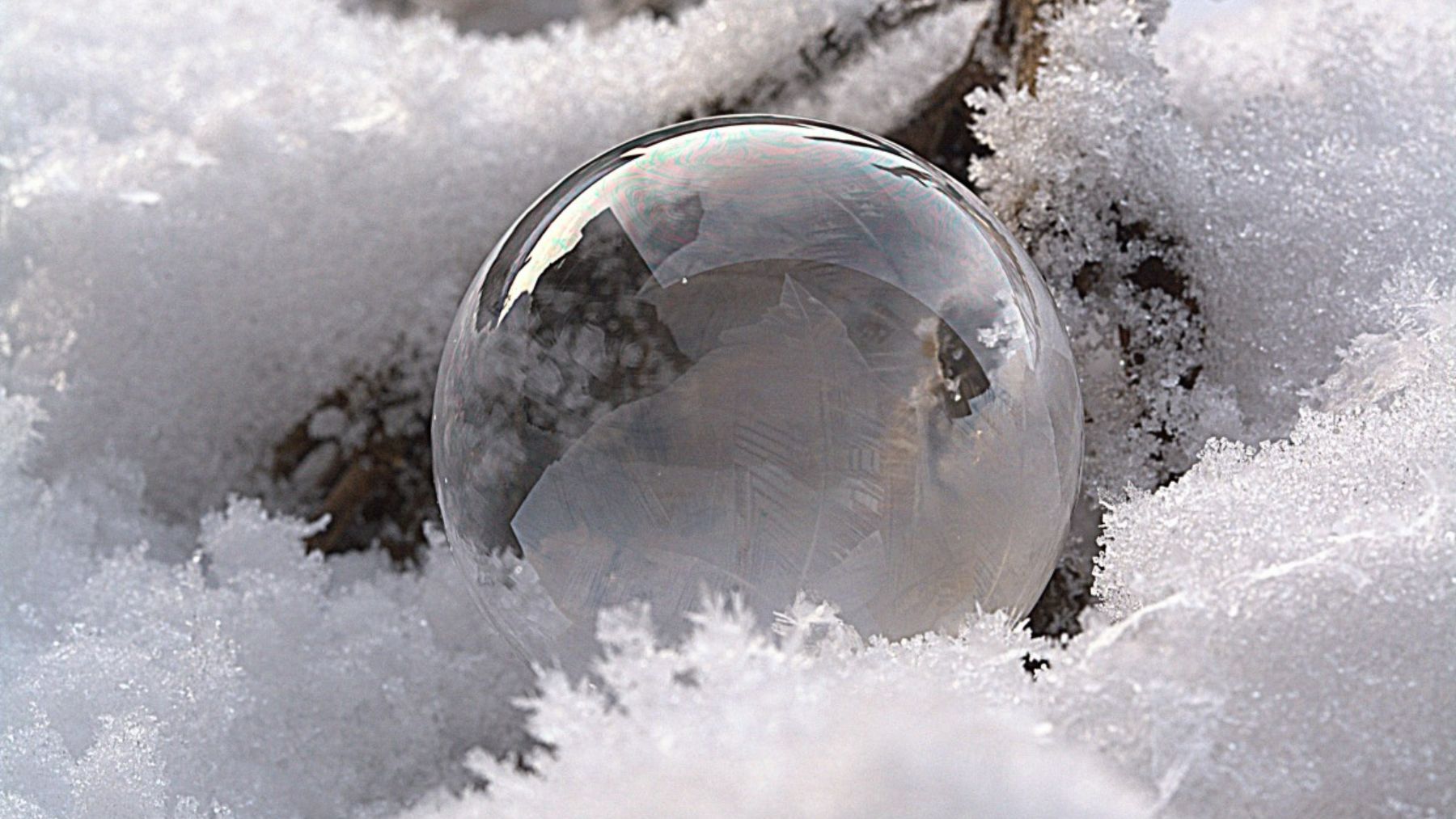 Scientists in shock - they discover a strange form of ice that does not ...