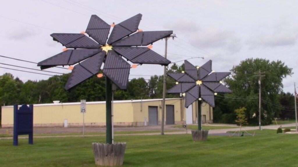 No flat panels, no roofs - Sturgeon Bay's solar sunflowers generate ...