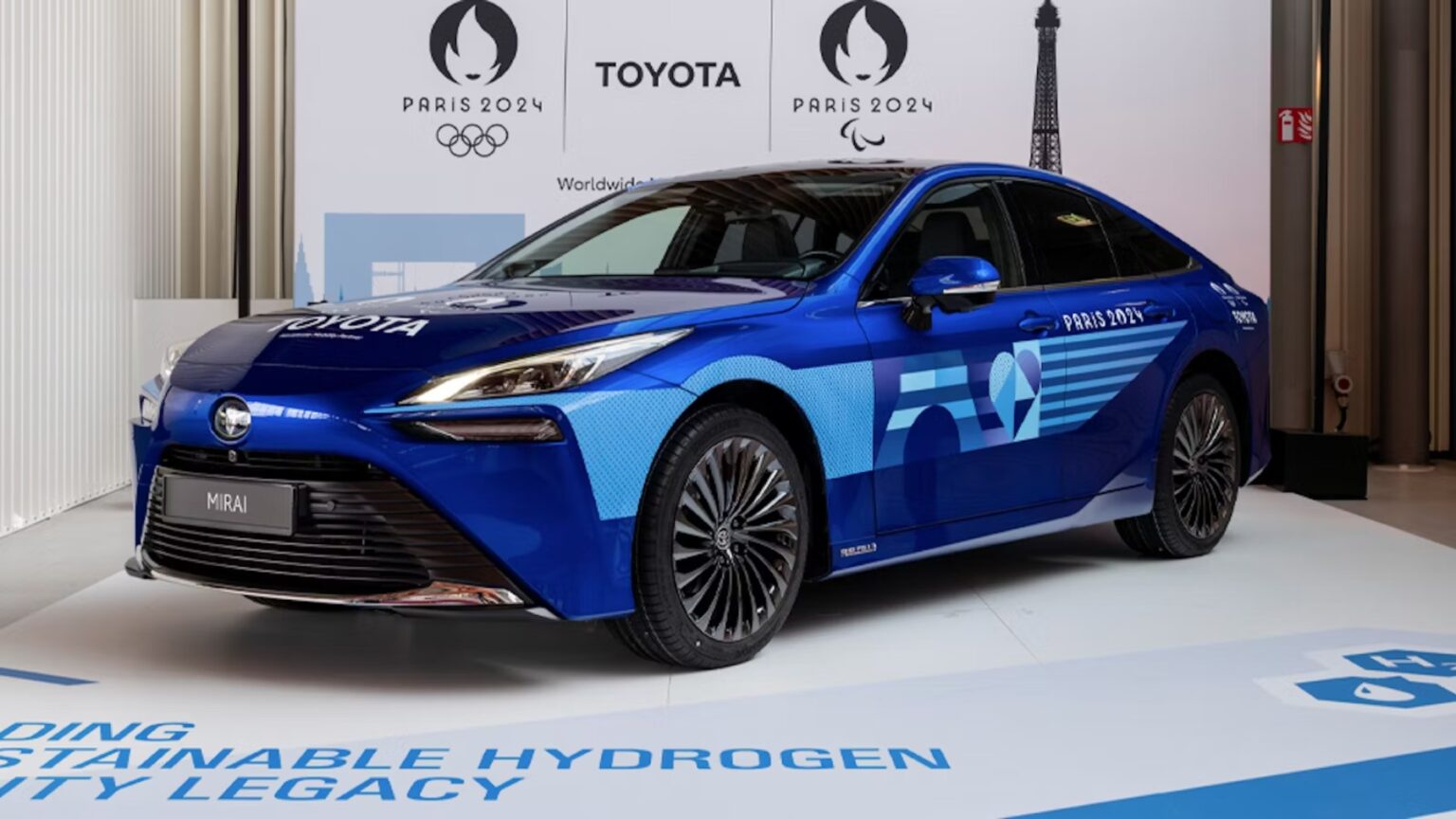 Goodbye pure electric - Toyota unveils its vision with hybrid engines ...