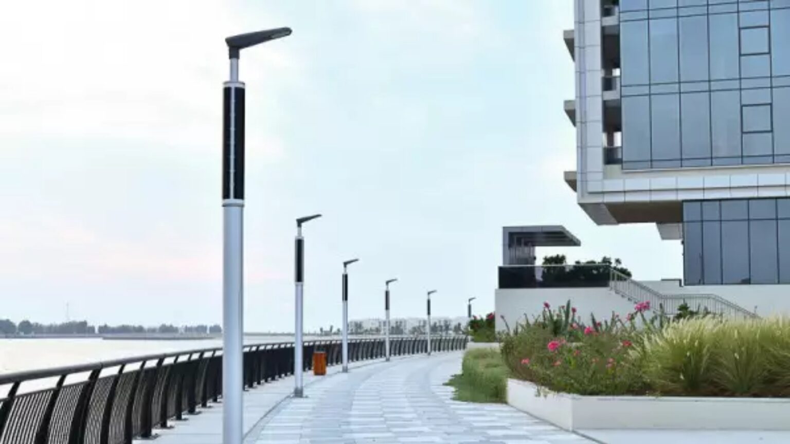 Goodbye to flat solar panels—the FlexSol revolution brings flexible ...