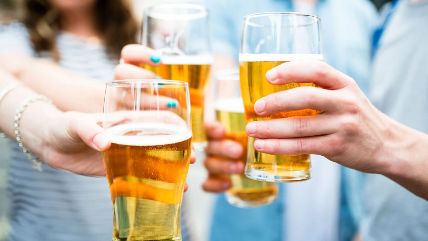 This is how your brain reacts when you drink a beer after work — the ...