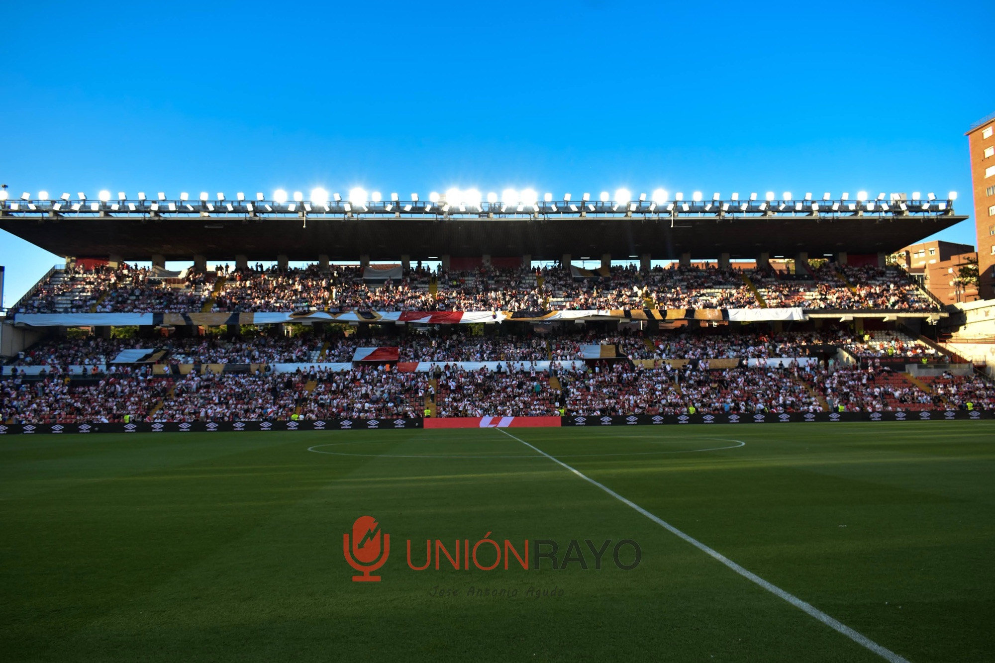 Malestar en el Rayo Vallecano tras la ausencia de instituciones ante el ...